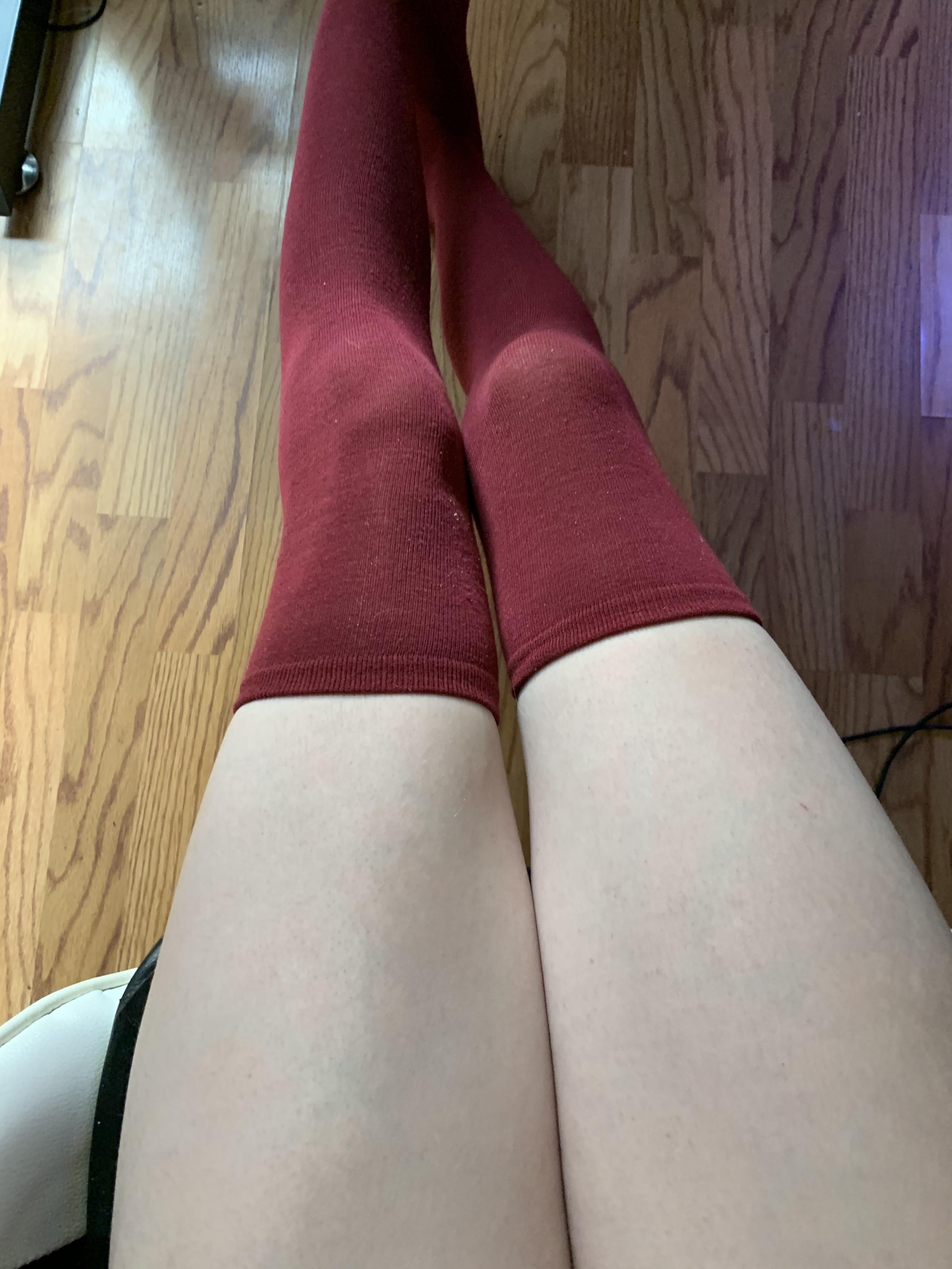 Red thigh highs and soft thighs💗 | Scrolller