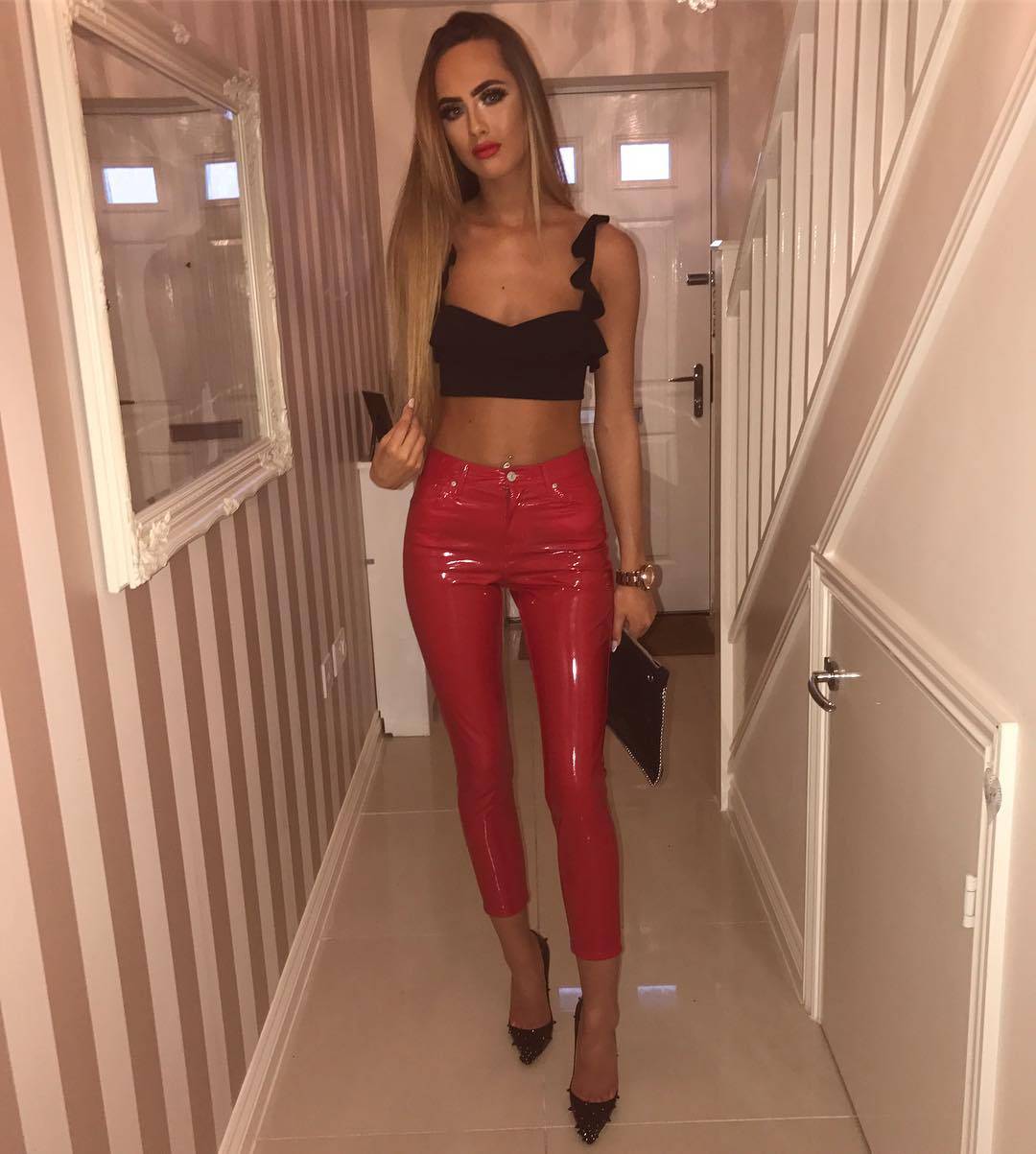 Red, tight and shiny | Scrolller