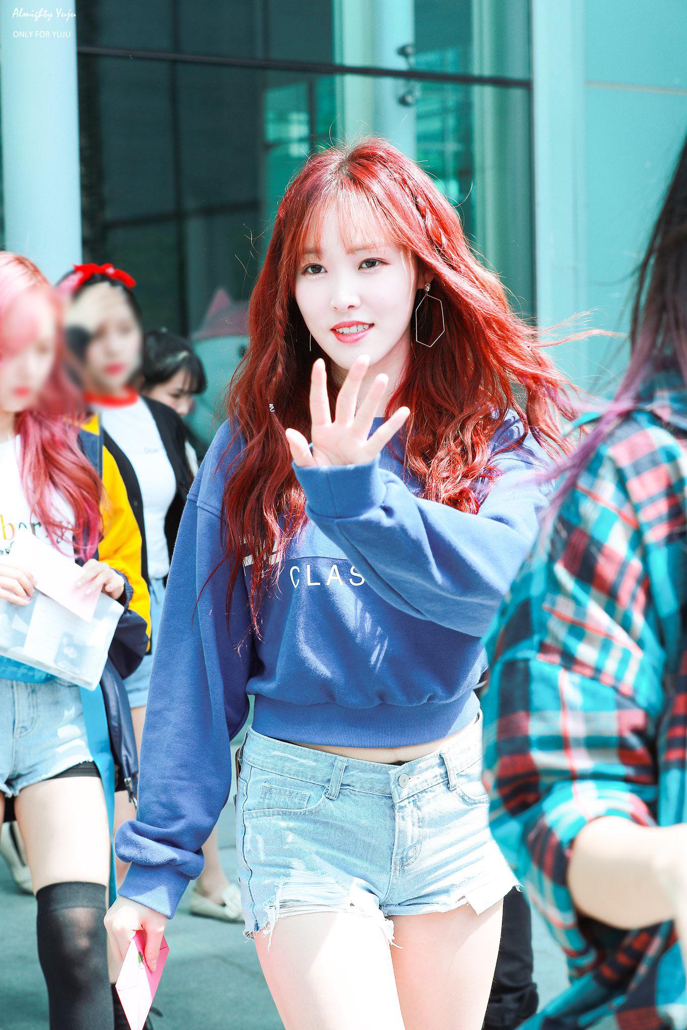 Red Yuju | Scrolller