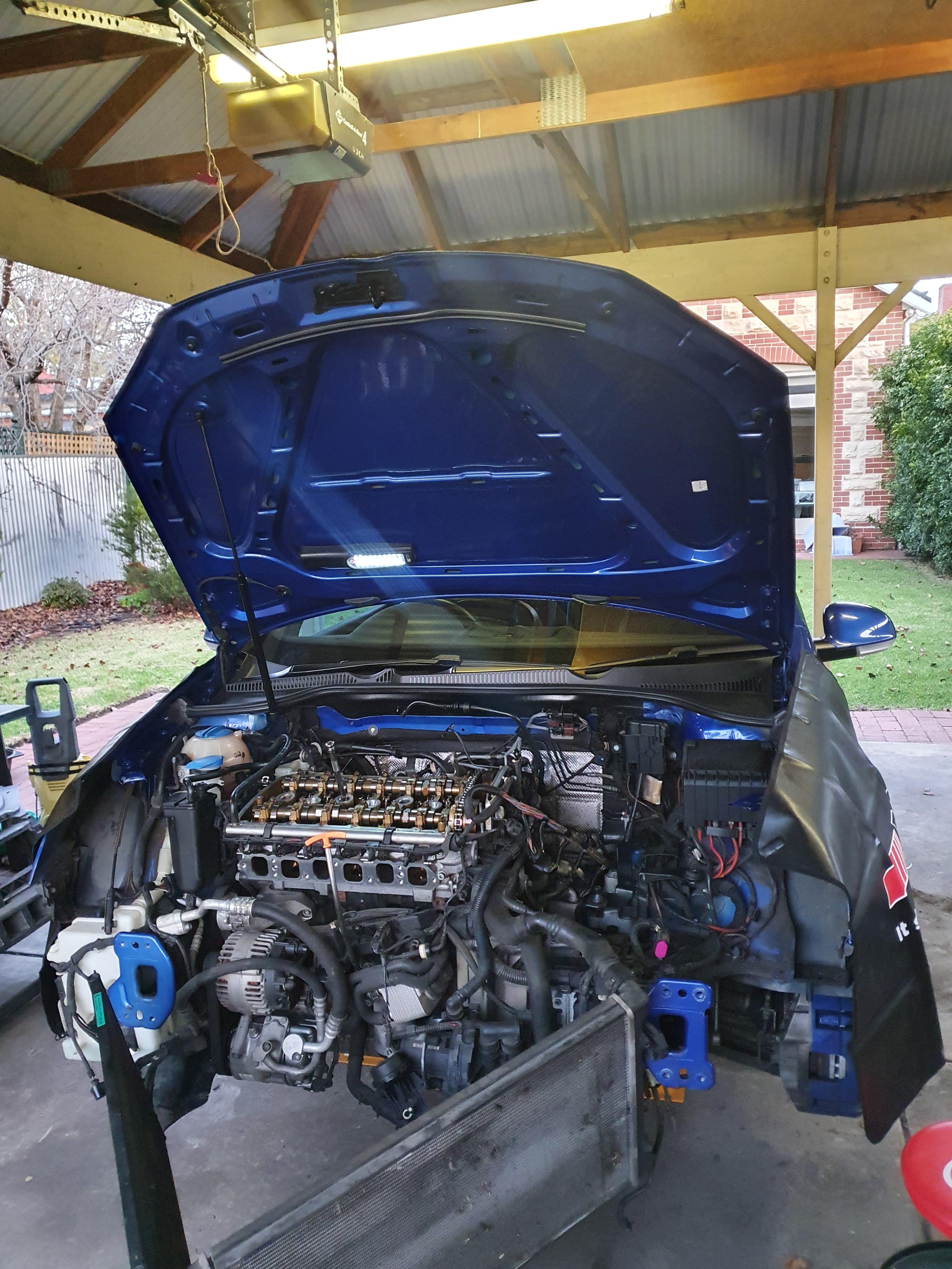 Replacing the valve cover gasket on my .:R32! | Scrolller