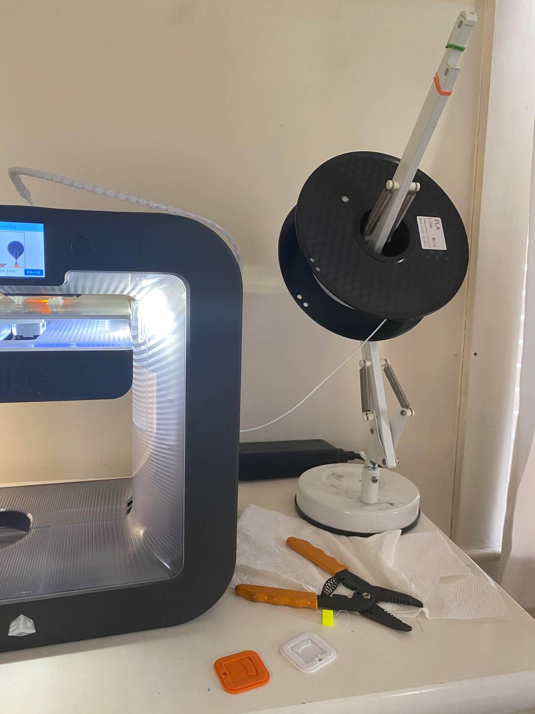 Repurposed an old table lamp for spool holder. | Scrolller