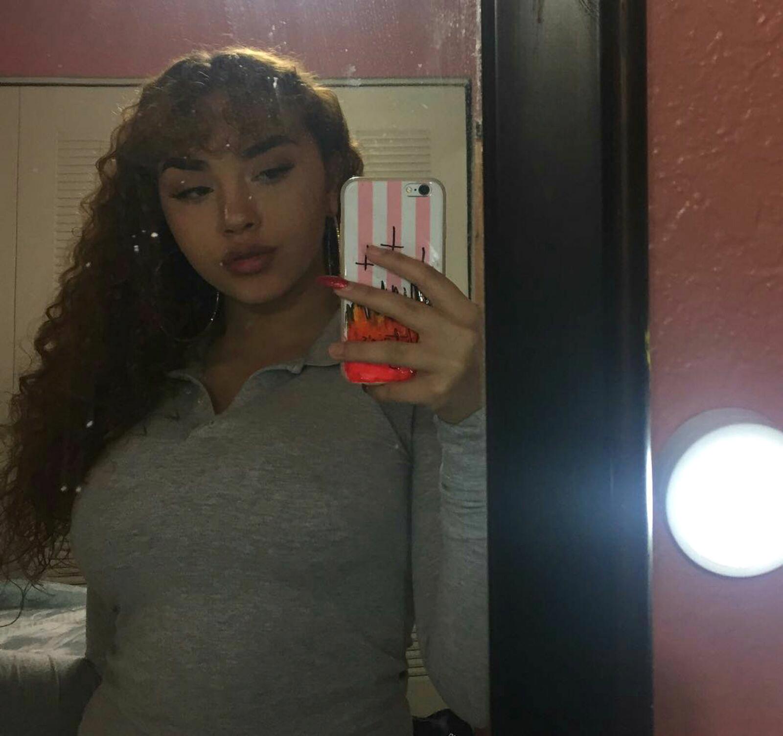 [Request] Hot friend | Scrolller