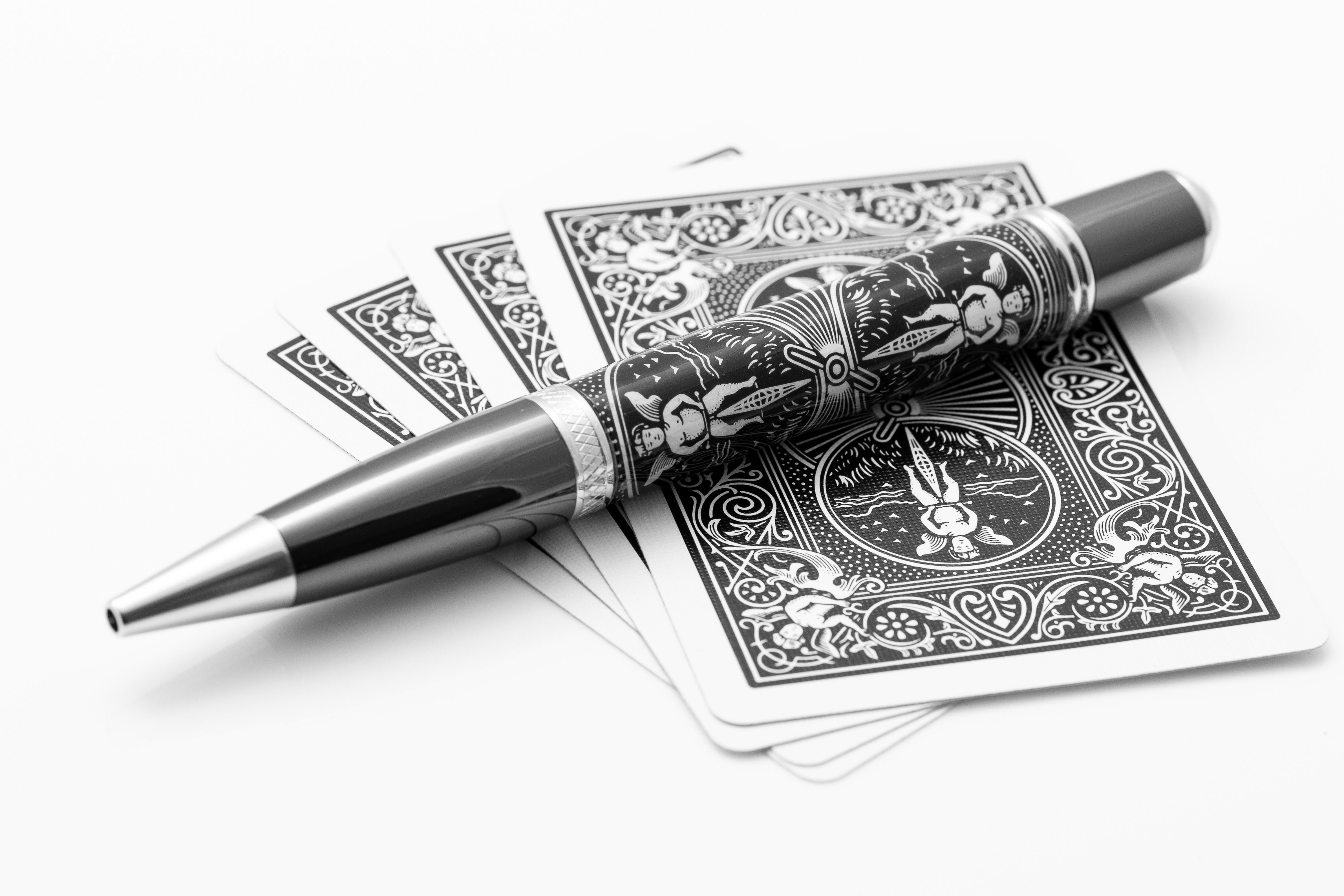 Resin cast playing card | Scrolller