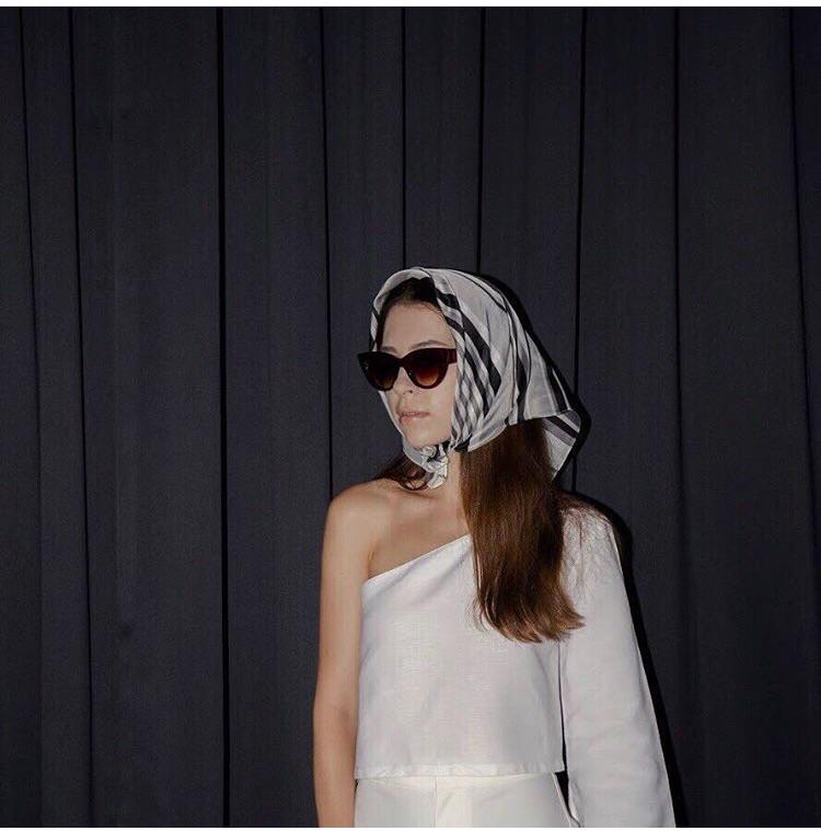 Retro chic Annie 🎀 | Scrolller