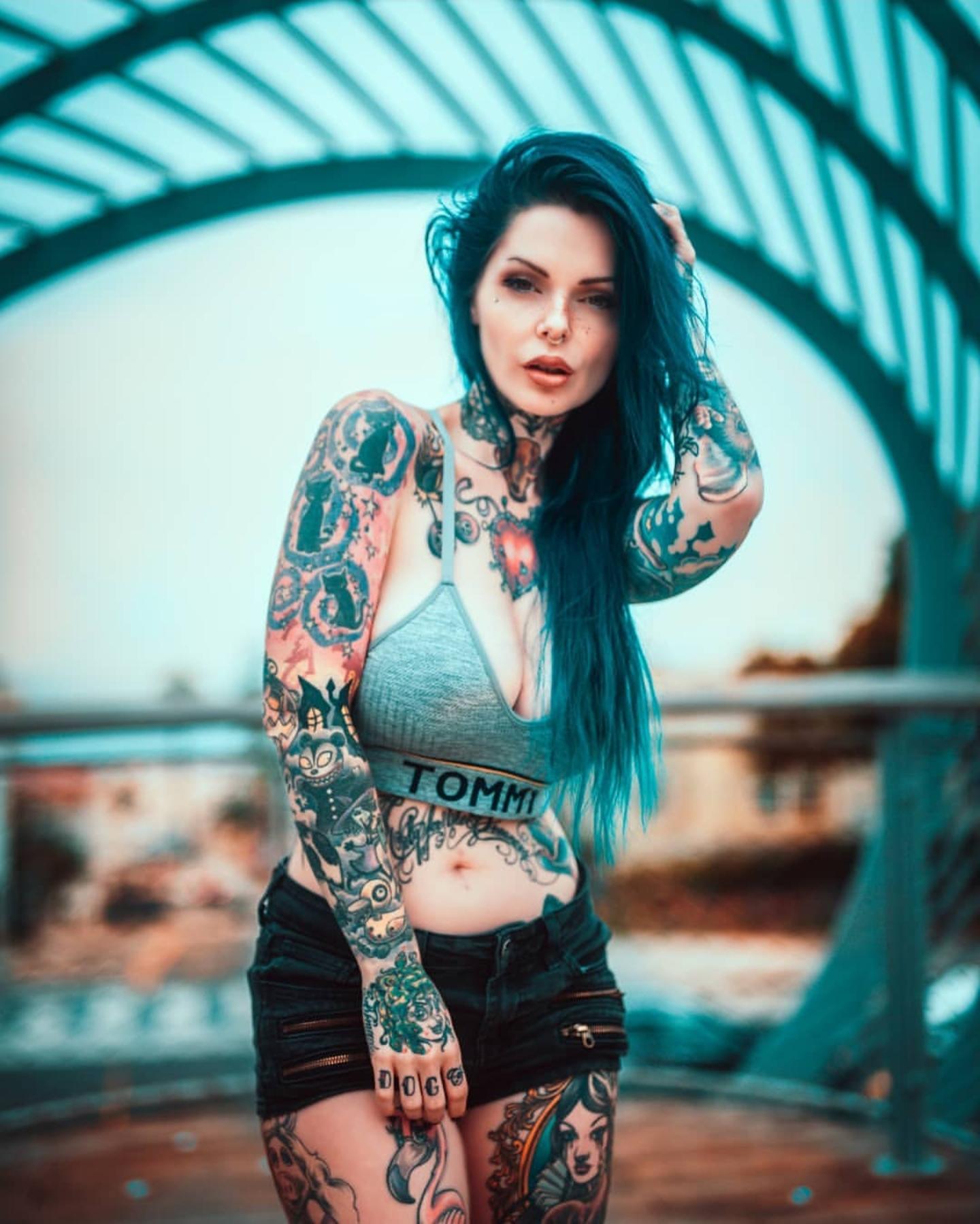 Riae | Scrolller