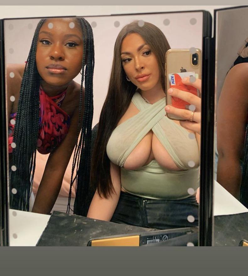 Right or left? (iftr) | Scrolller