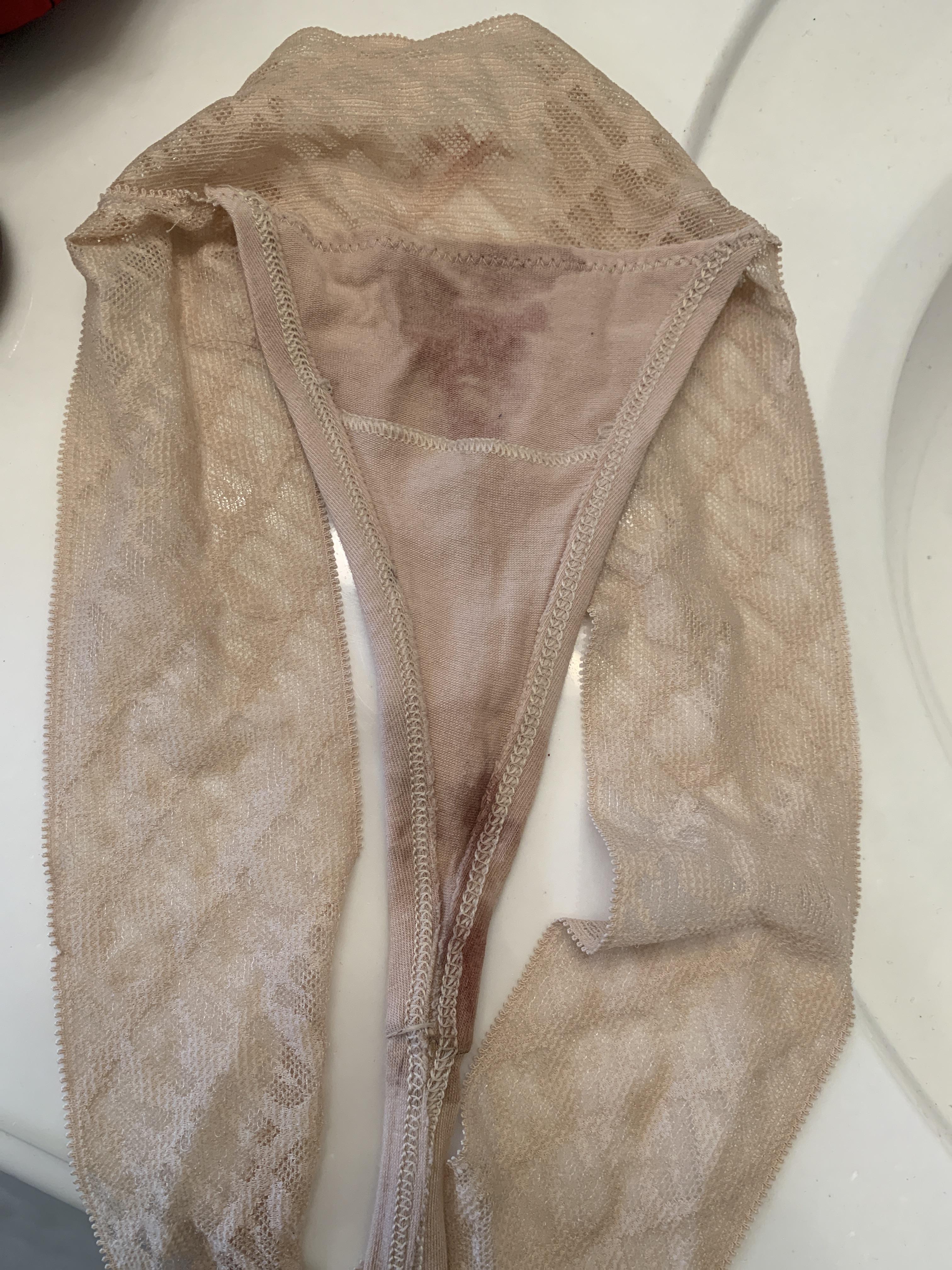 Right when she started her period 🤤 | Scrolller