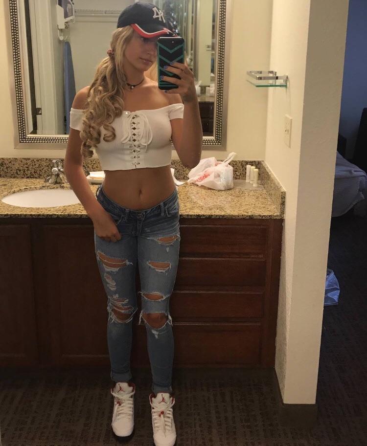 Ripped Jeans | Scrolller