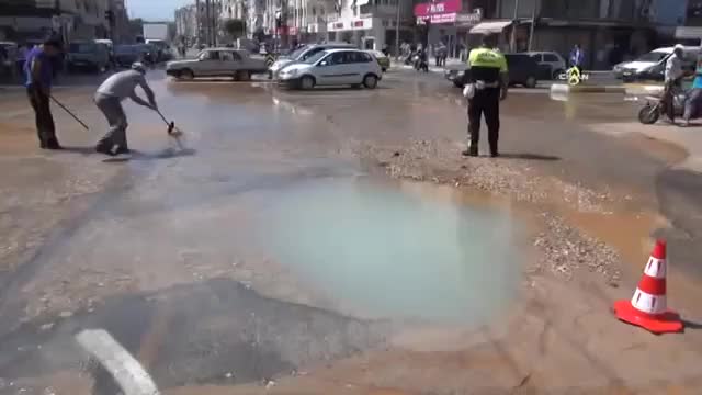Road Work without "Warning Signs" (x/post from r/WCGW) | Scrolller