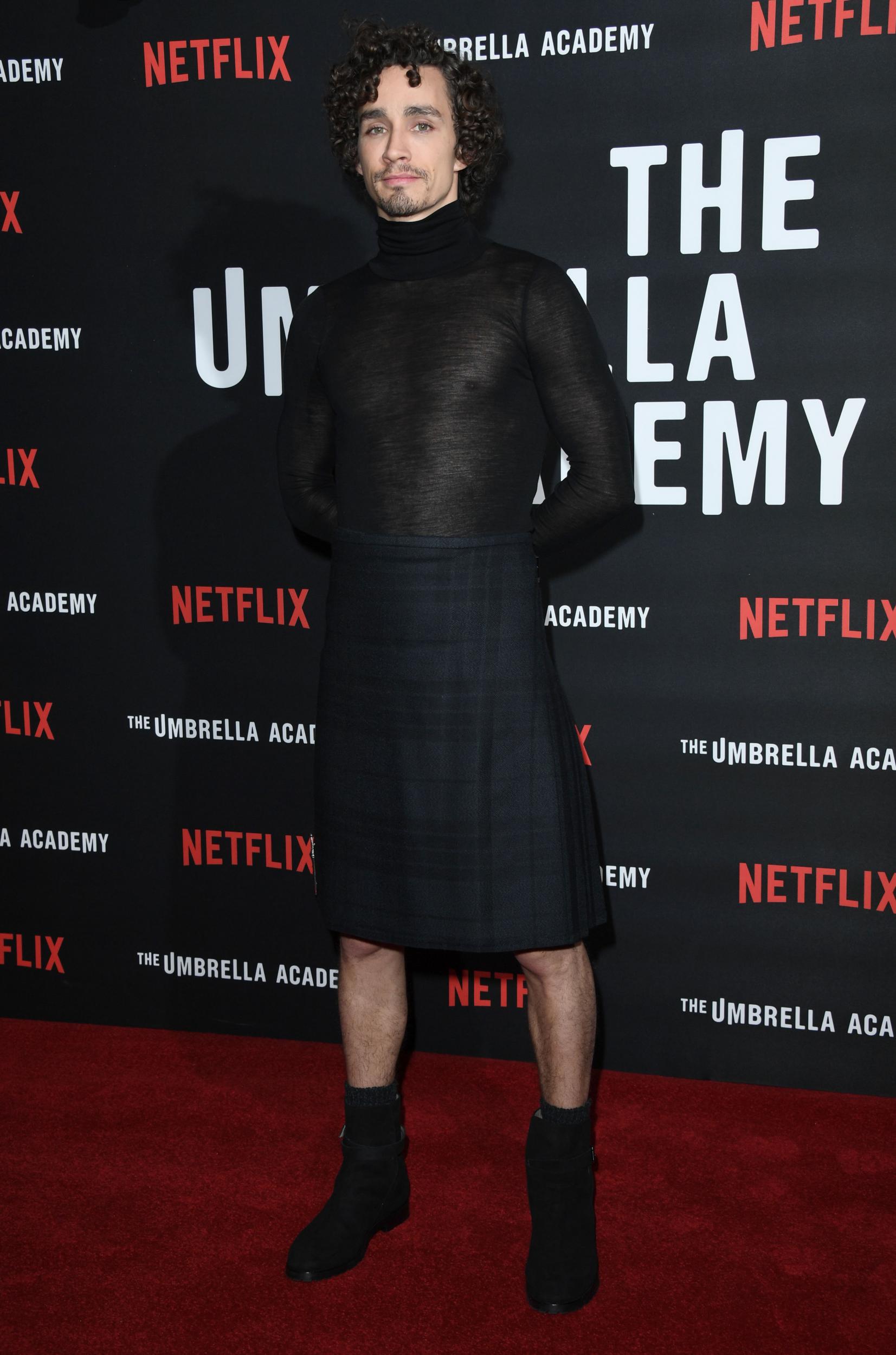 Robert Sheehan | Scrolller