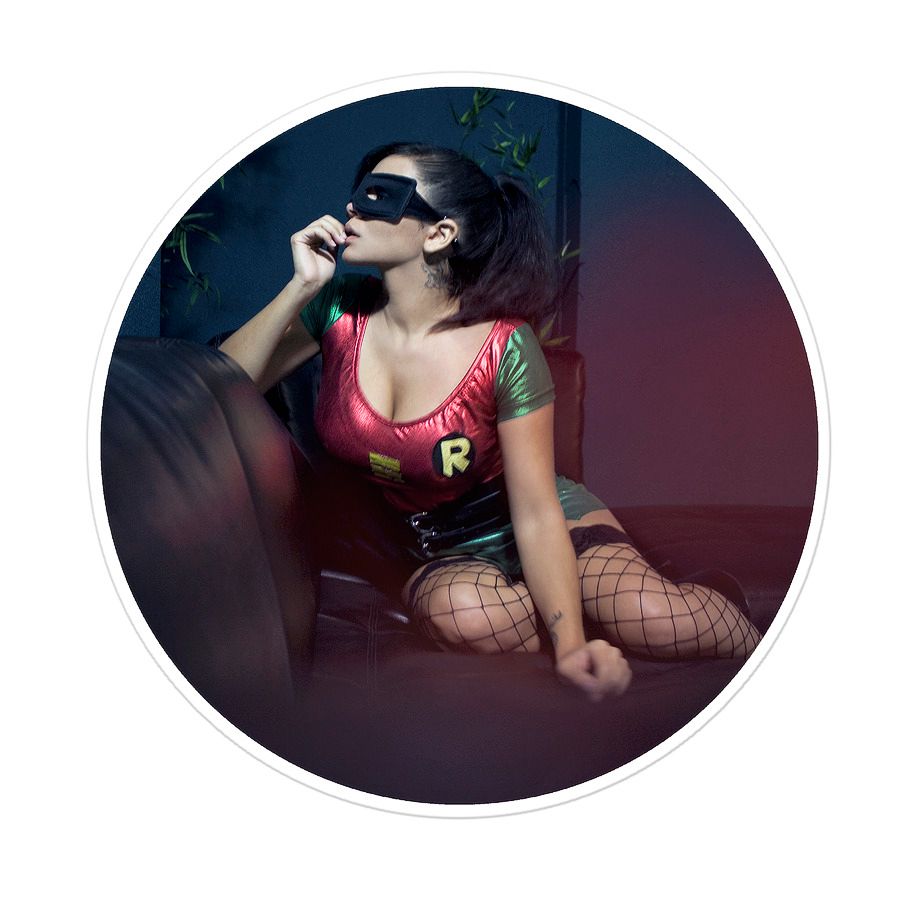 Robin Signal Sphere | Scrolller