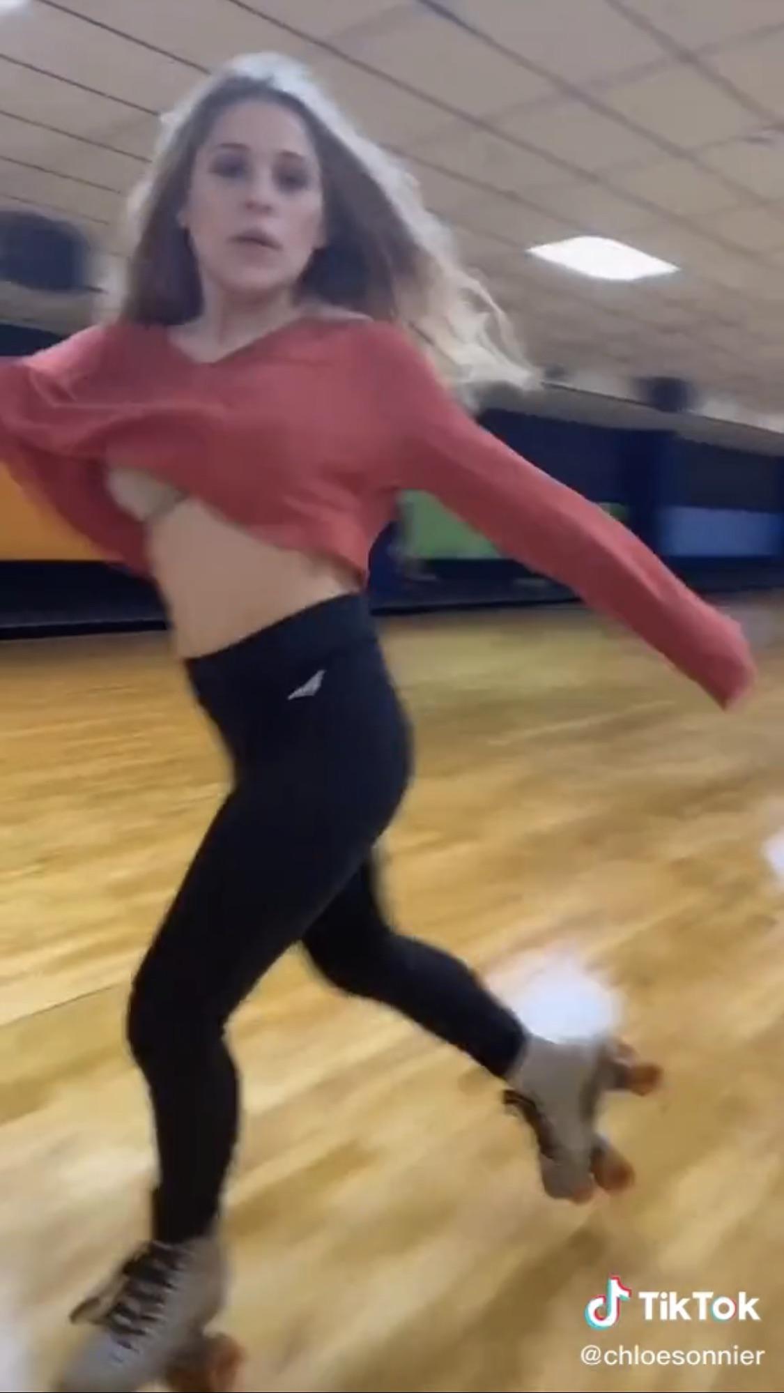 Roller Skate flash | Scrolller