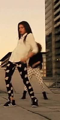 Rooftop dancing [gif] | Scrolller