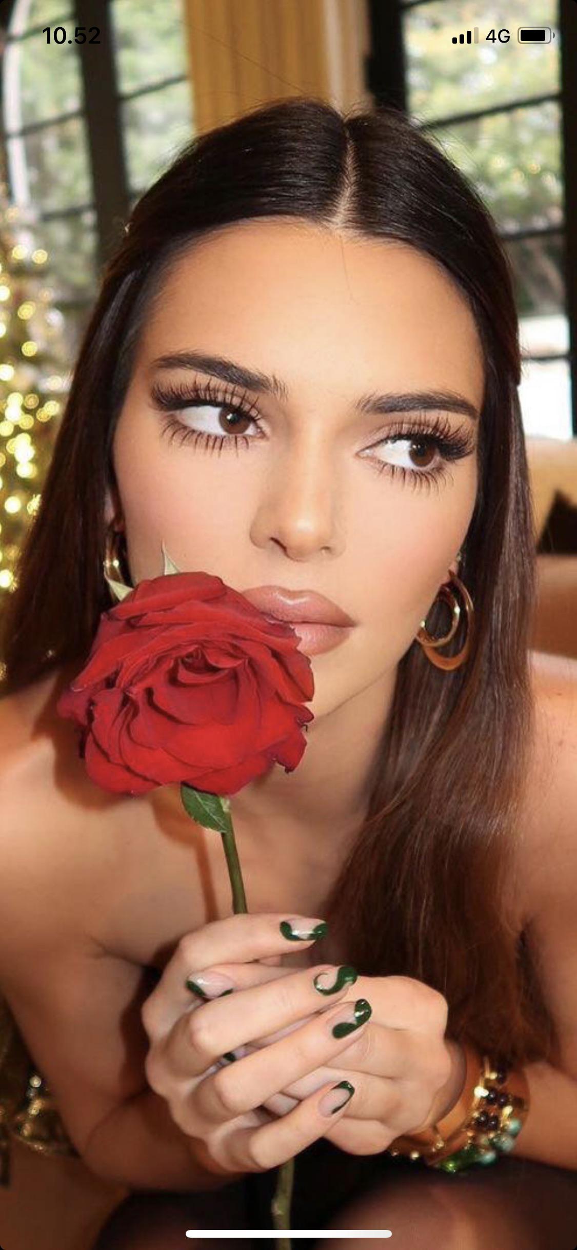 Rp as kendall for me | Scrolller