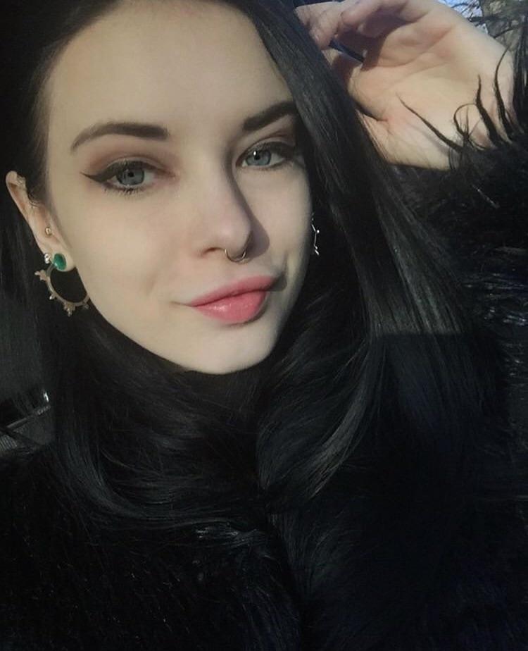 Ruby Alexia | Scrolller