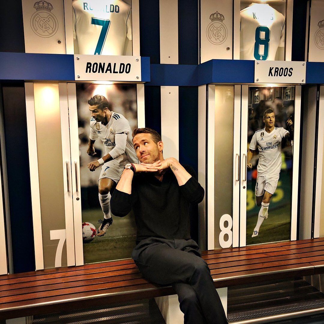 Ryan Reynolds admiring the GOAT | Scrolller