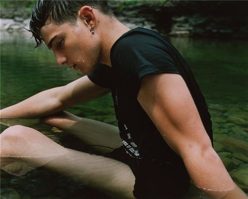 Ryan Schira | Scrolller