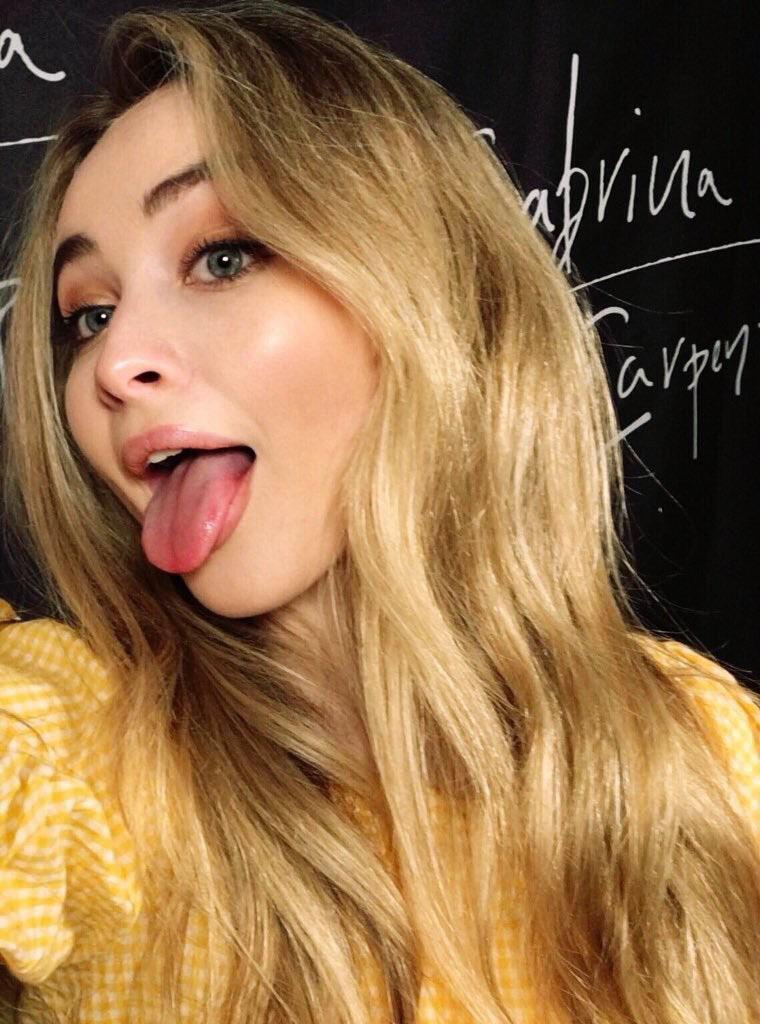 Sabrina Carpenter | Scrolller