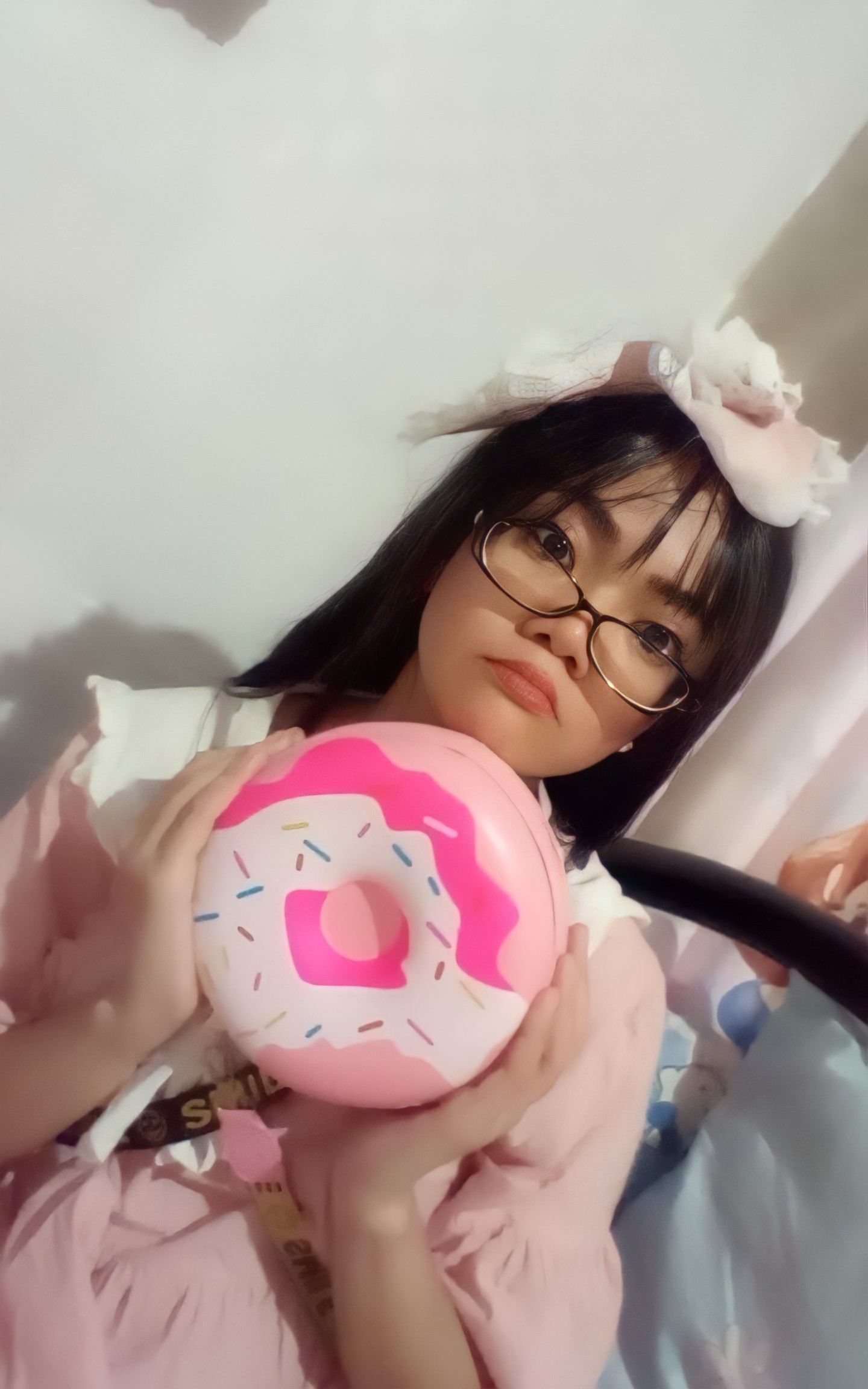 Sad baby and her donut purse. 🍩 | Scrolller