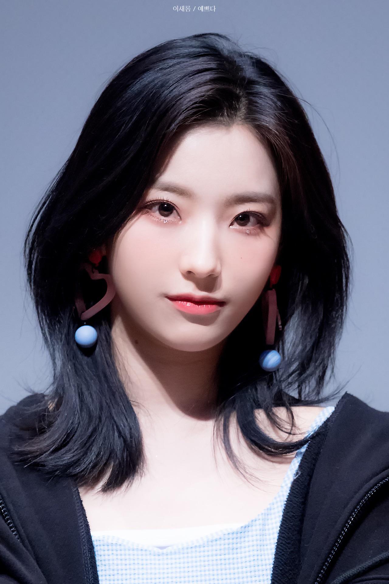 saerom_is_pretty | Scrolller
