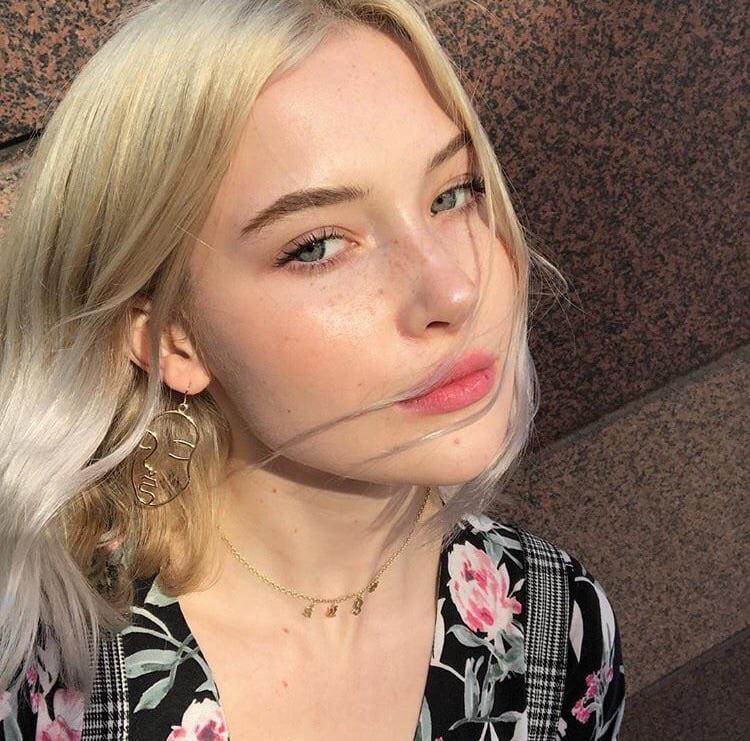 Sage Tullis | Scrolller