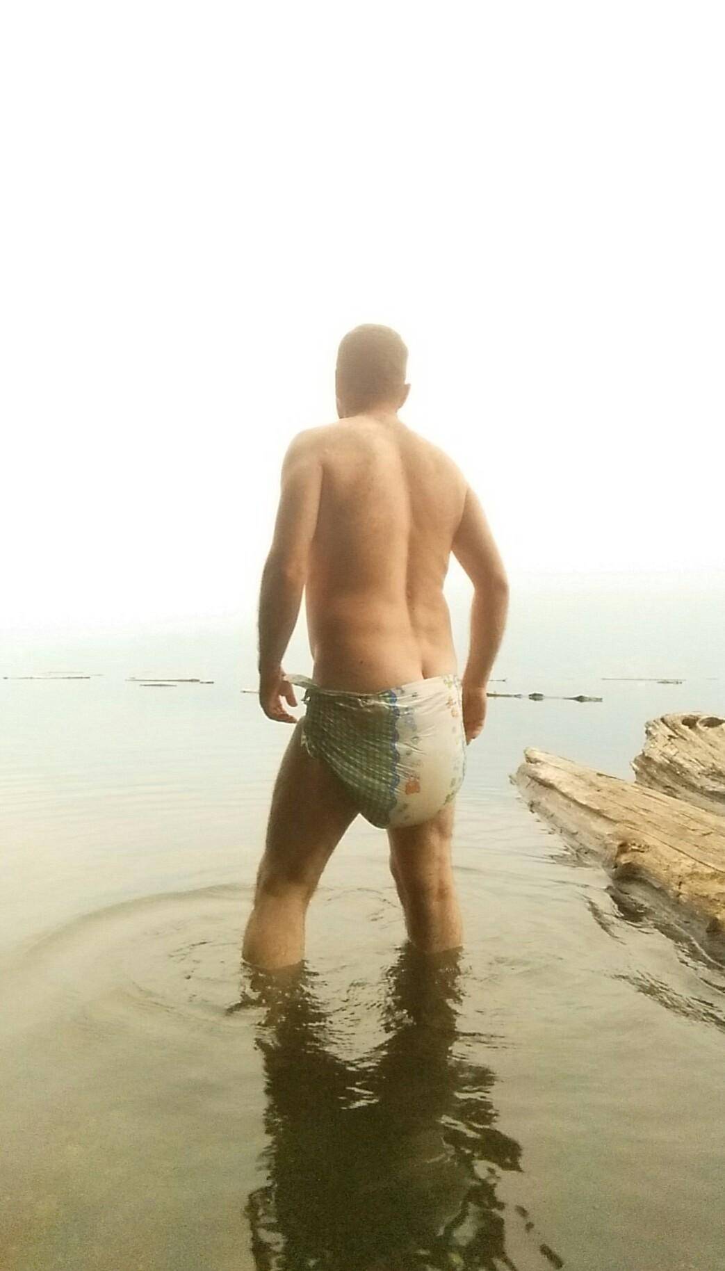 Sagging soggy diaper | Scrolller