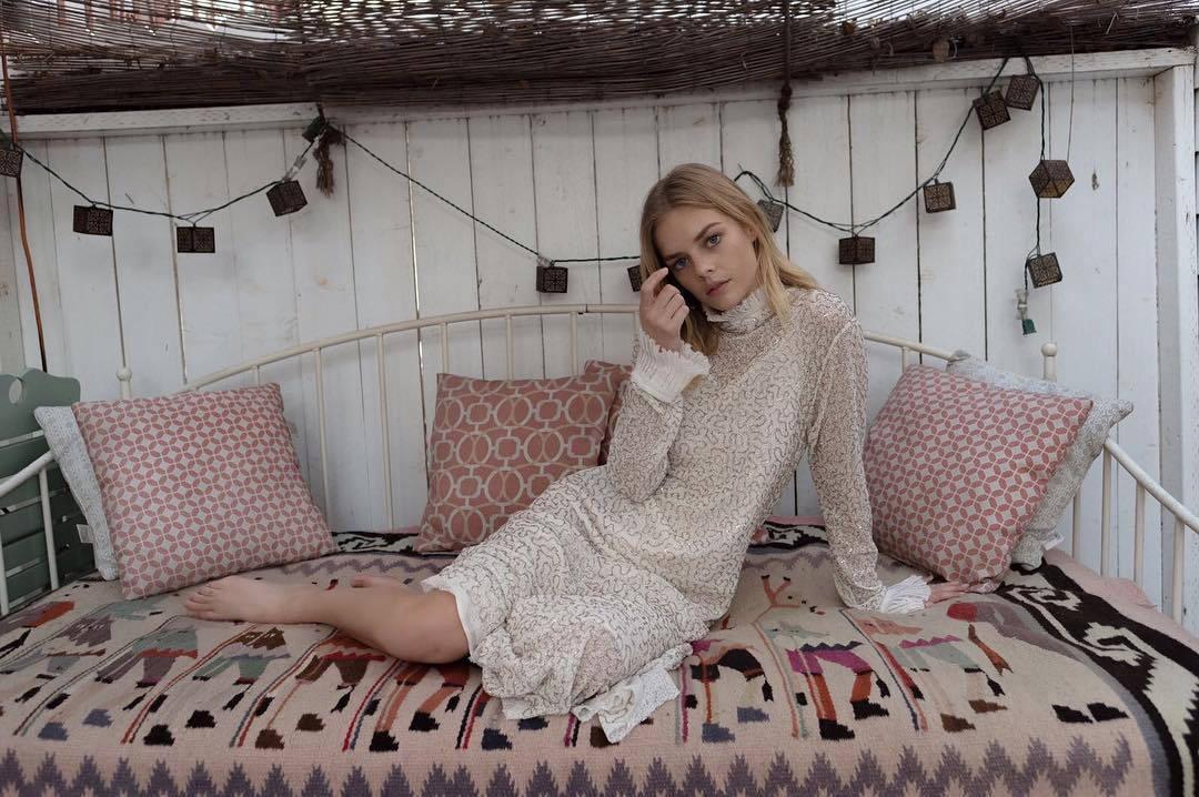 Samara Weaving | Scrolller