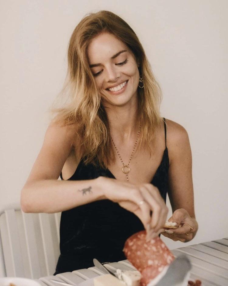 Samara Weaving | Scrolller