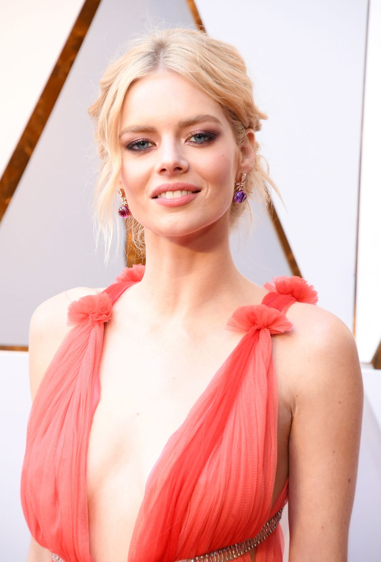 Samara Weaving | Scrolller