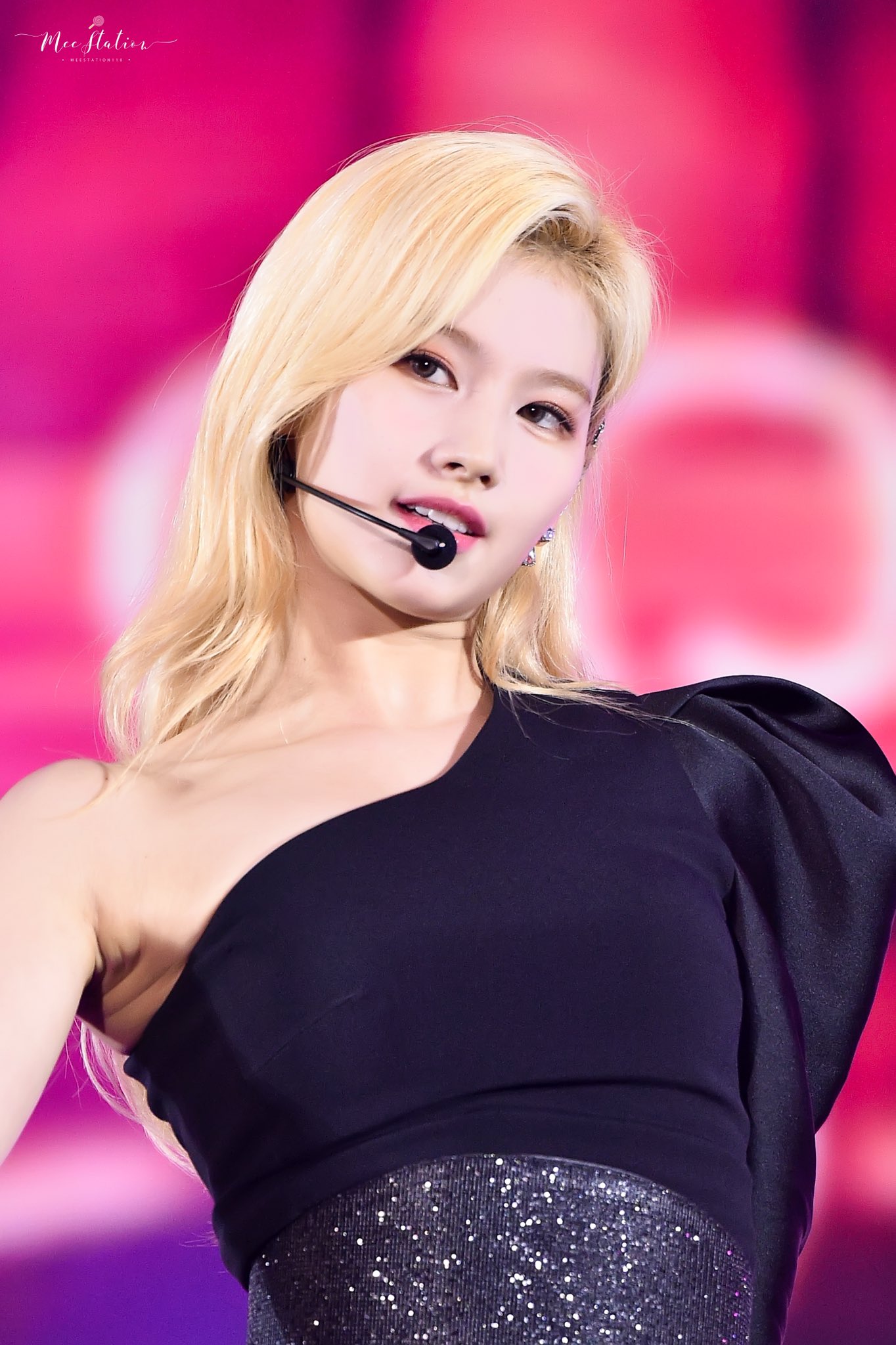 Sana – Twice | Scrolller