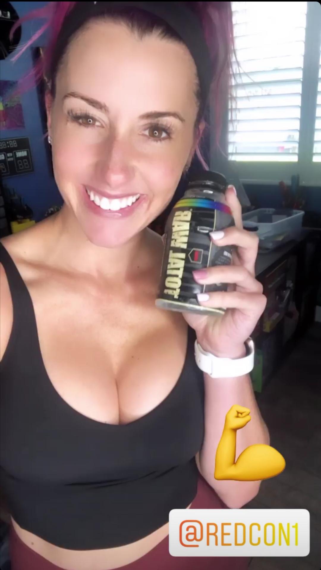 Santana Garrett | Scrolller