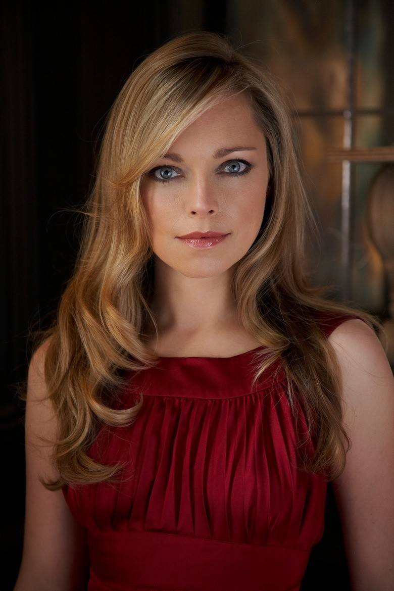 Sarah Alexander | Scrolller