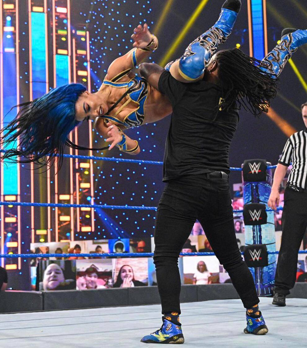 Sasha wig trying to escape | Scrolller