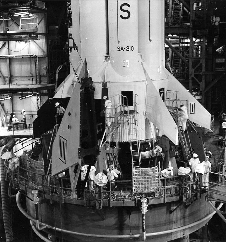 Saturn 1b first stage assembly | Scrolller
