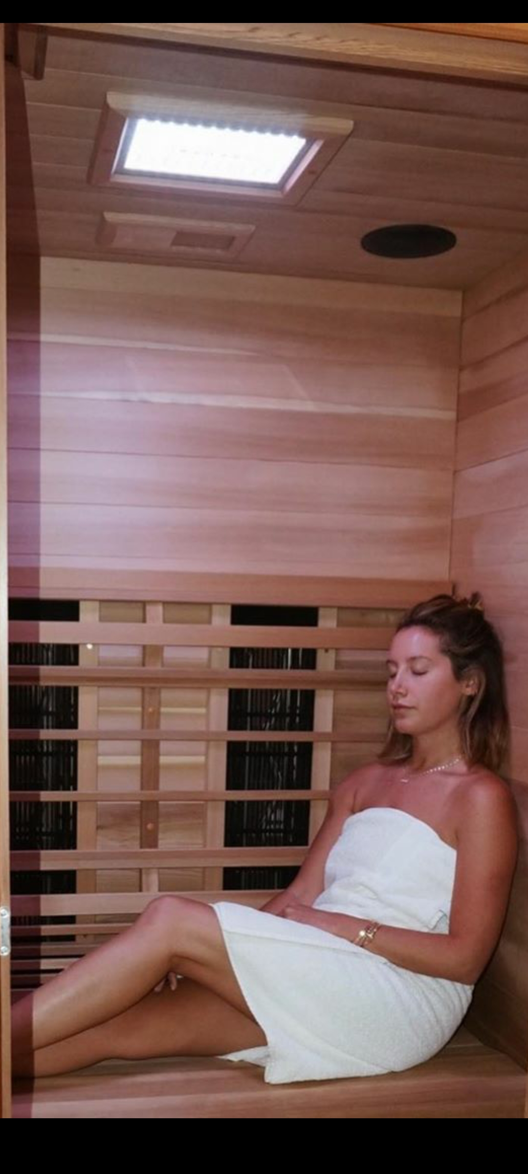 Sauna time. | Scrolller