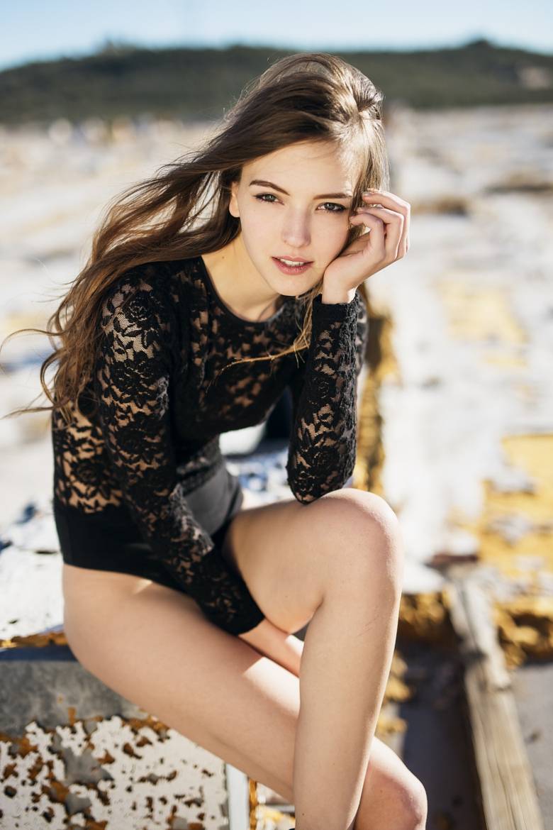 Savvy Taylor | Scrolller