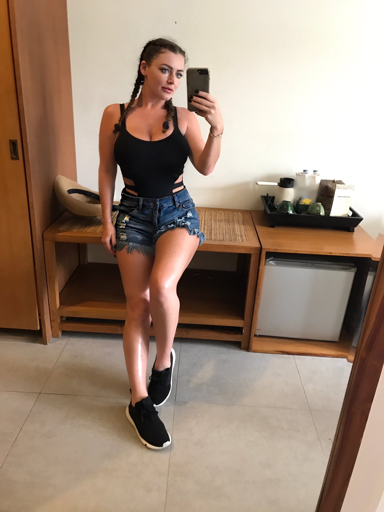 Saying hi from Bali | Scrolller