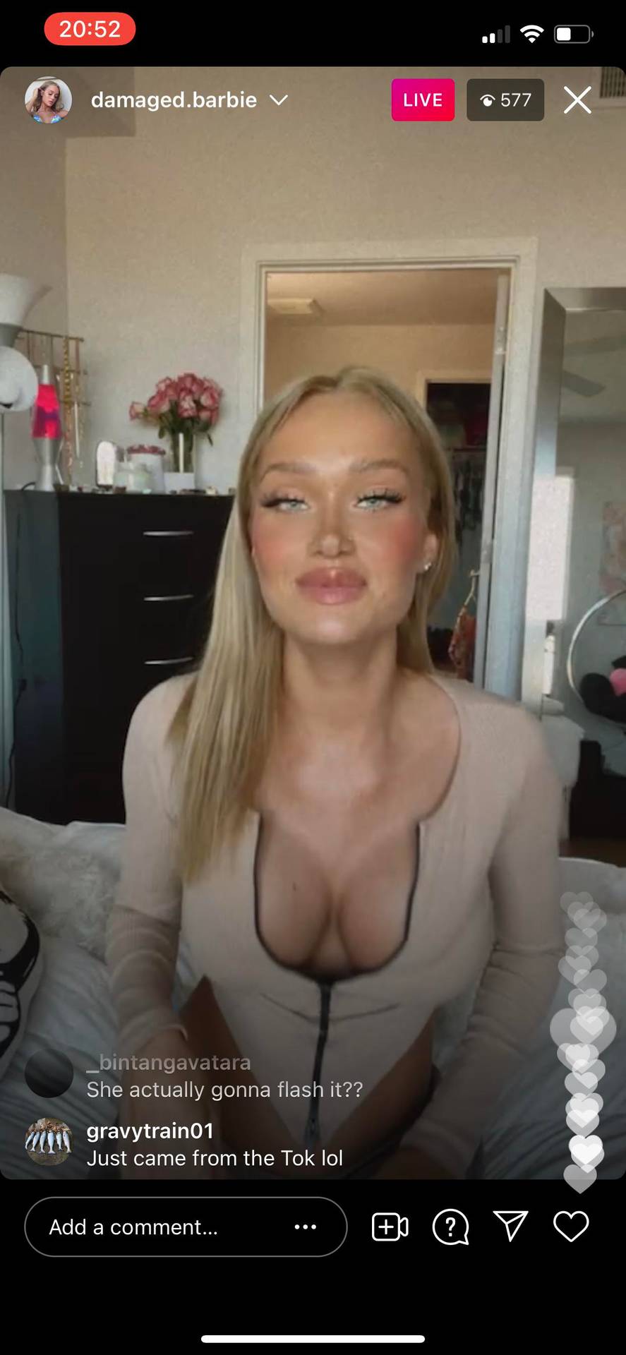 Says she’s gonna flash if more people come on | Scrolller