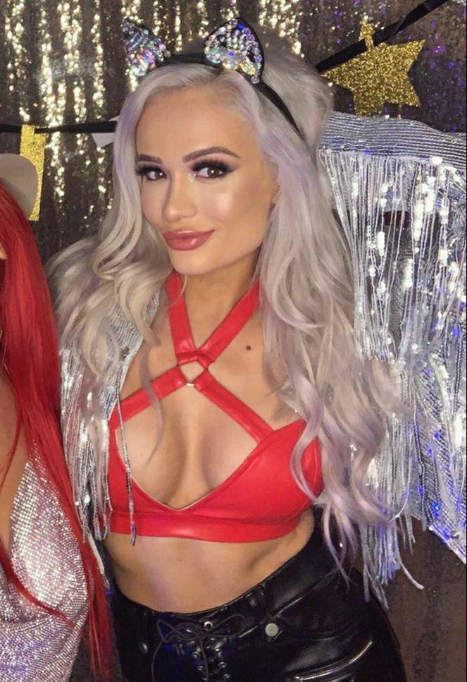 Scarlett | Scrolller