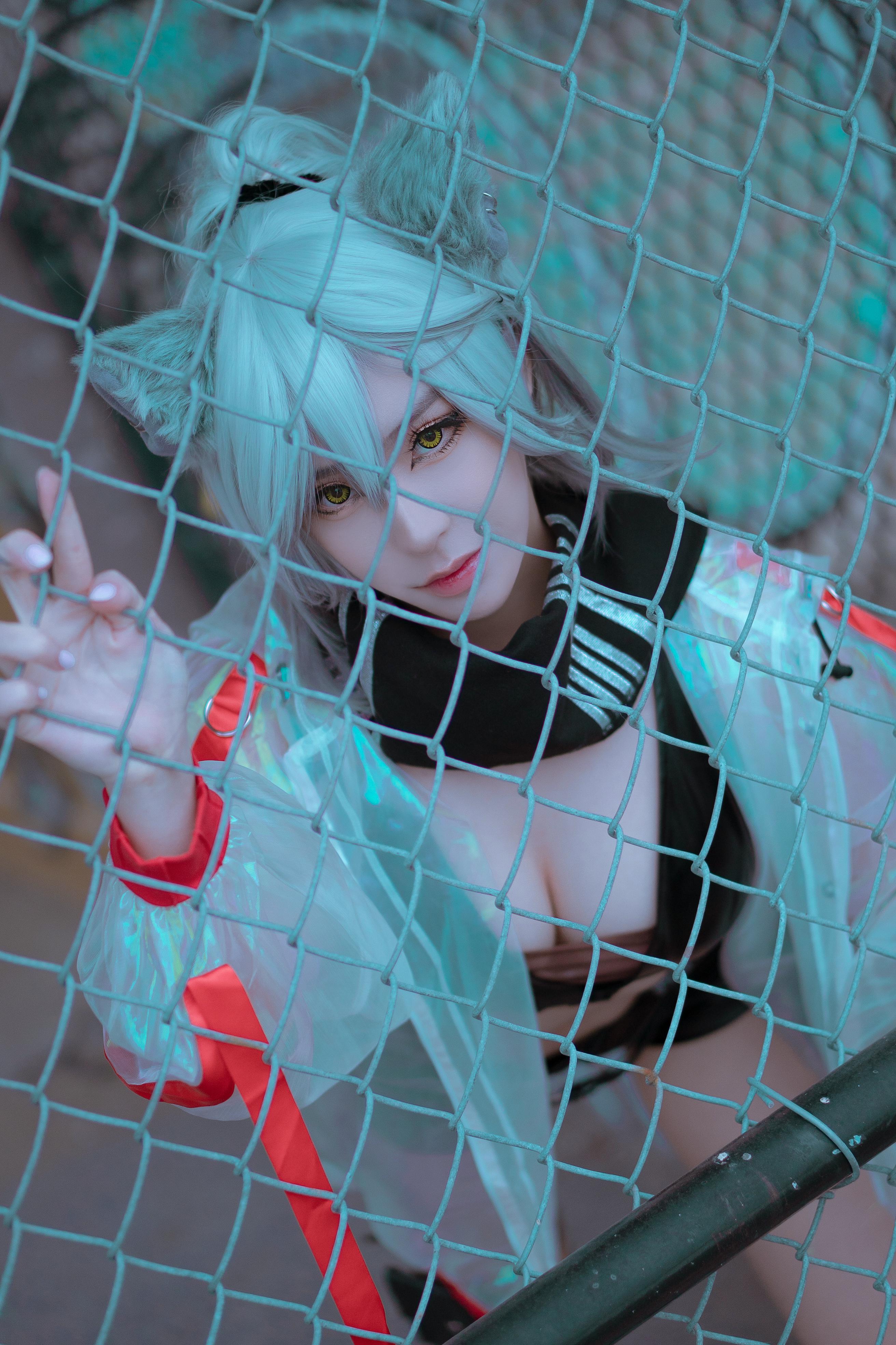 Schwarz from Arknights by Arisu Yua | Scrolller