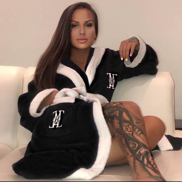 Schwester Ewa die Kleine Nutte😋 | Scrolller