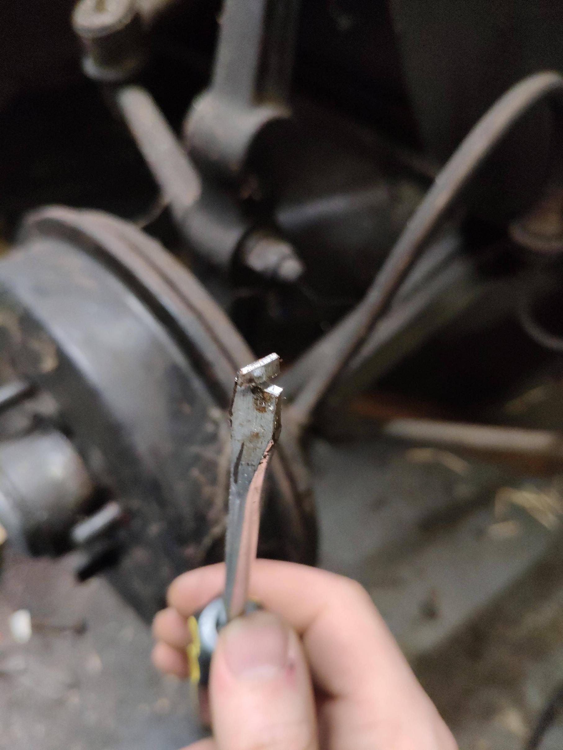 Screwed-driver | Scrolller