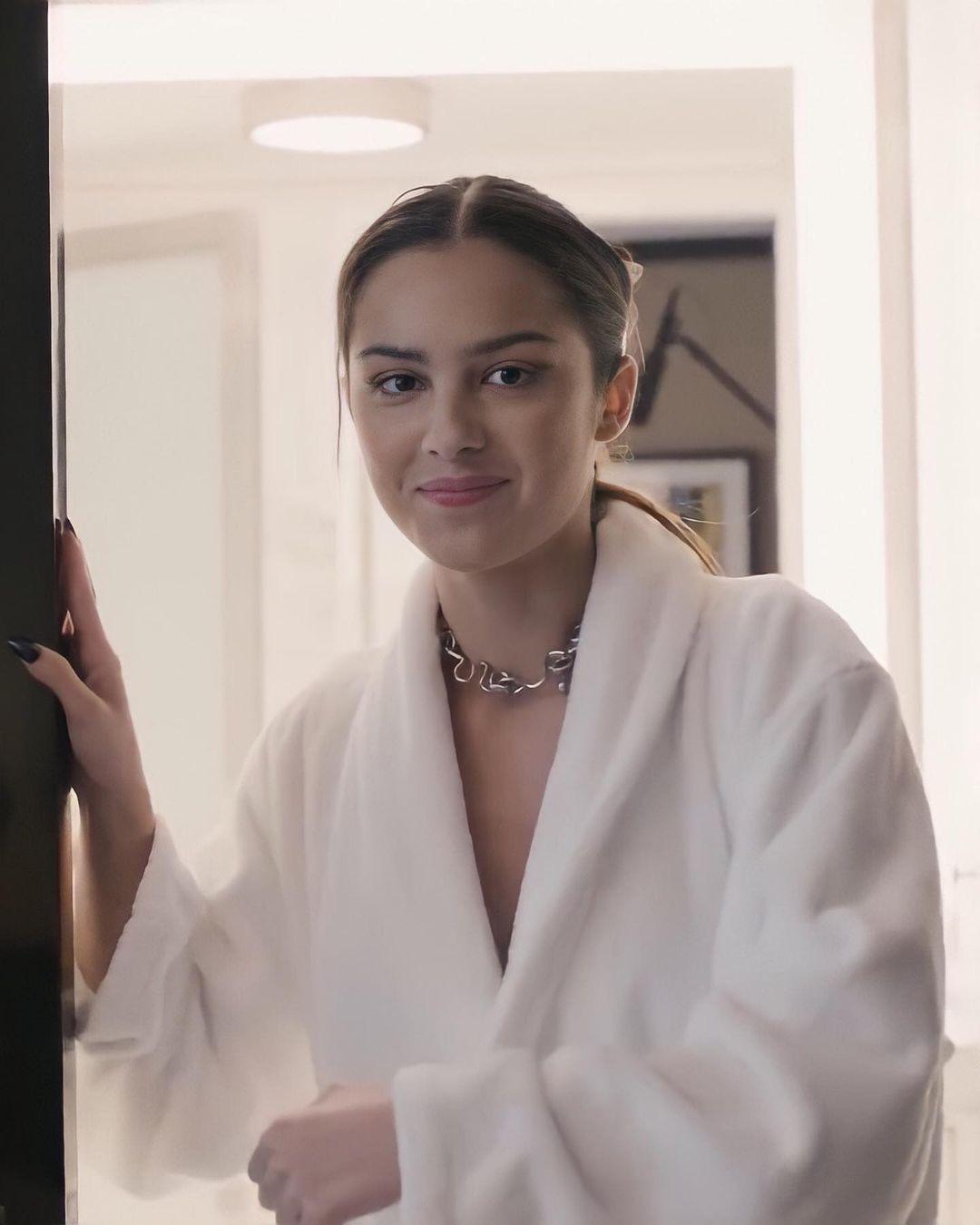 Seductive | Scrolller