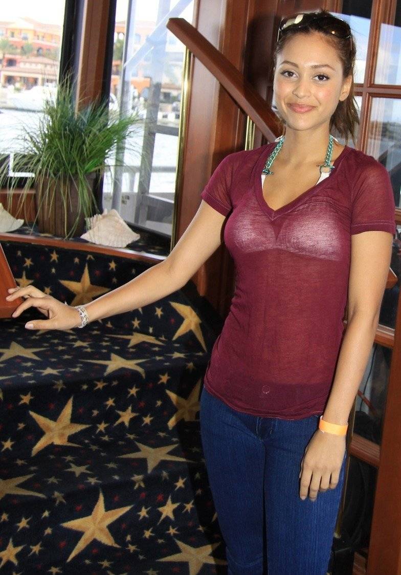 Lindsey Morgan | Scrolller