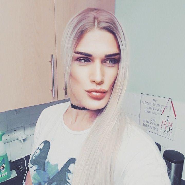 Seeking sugar daddy xx 😘😅 | Scrolller