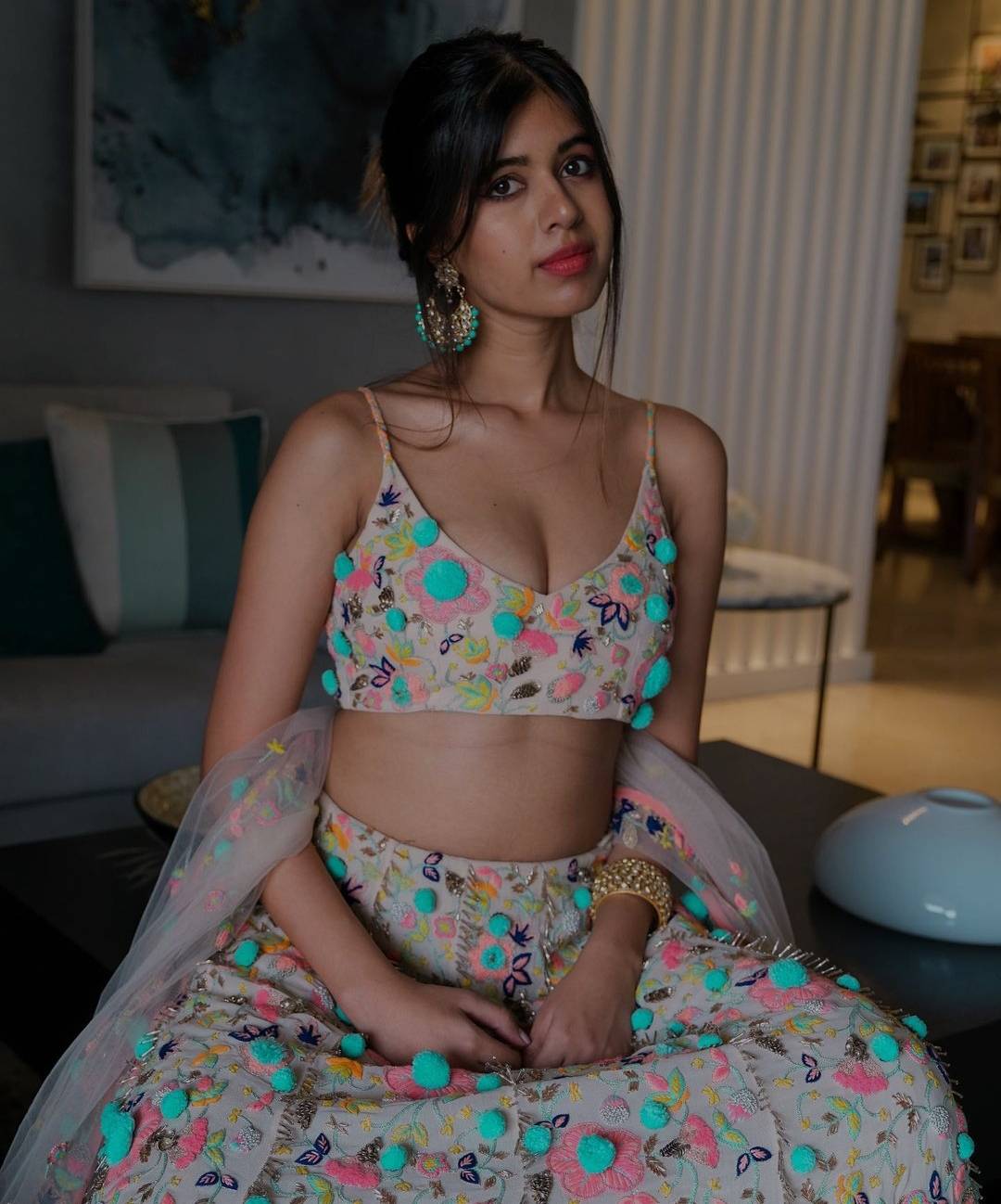 Sejal kumar is the perfect example of "Slutty Savitri Combination" 🤤🔥 | Scrolller