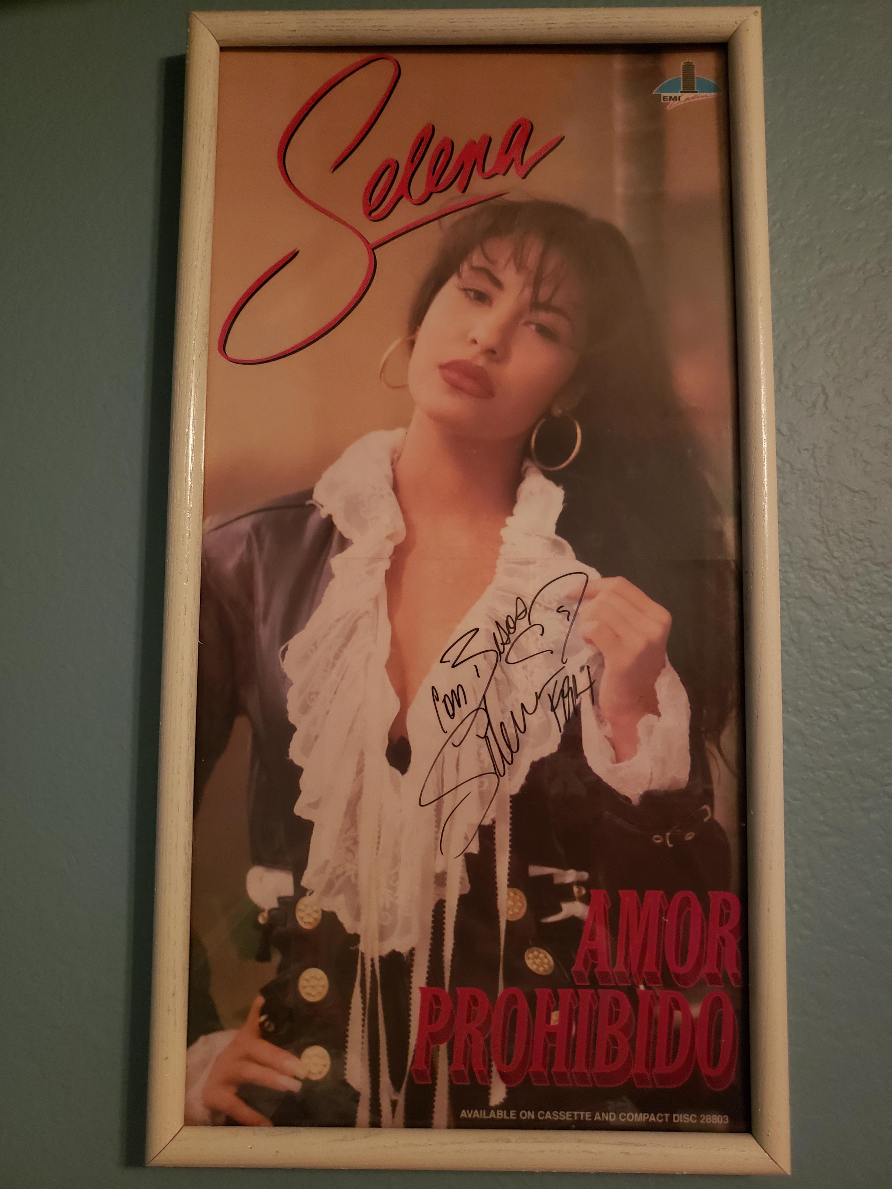 Selena Quintanilla Autograph I've had since 1994. Thought I'd Share ...