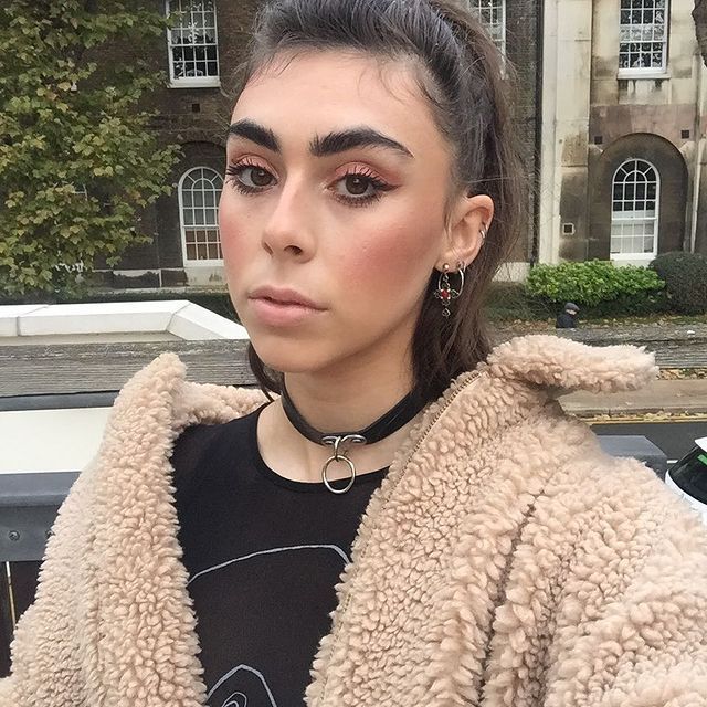 Selfie but make it ennui [22] | Scrolller