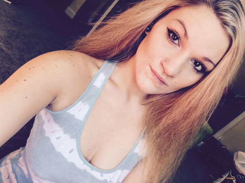 Selfie in the apartment | Scrolller