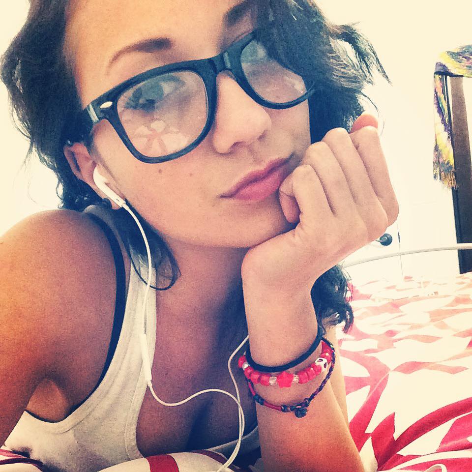 Selfie on the bed | Scrolller